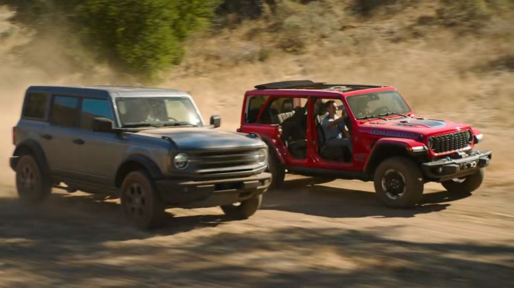 Jeep Super Bowl Ad: Middle Finger Pretending to Be a Tear-Jerker ...