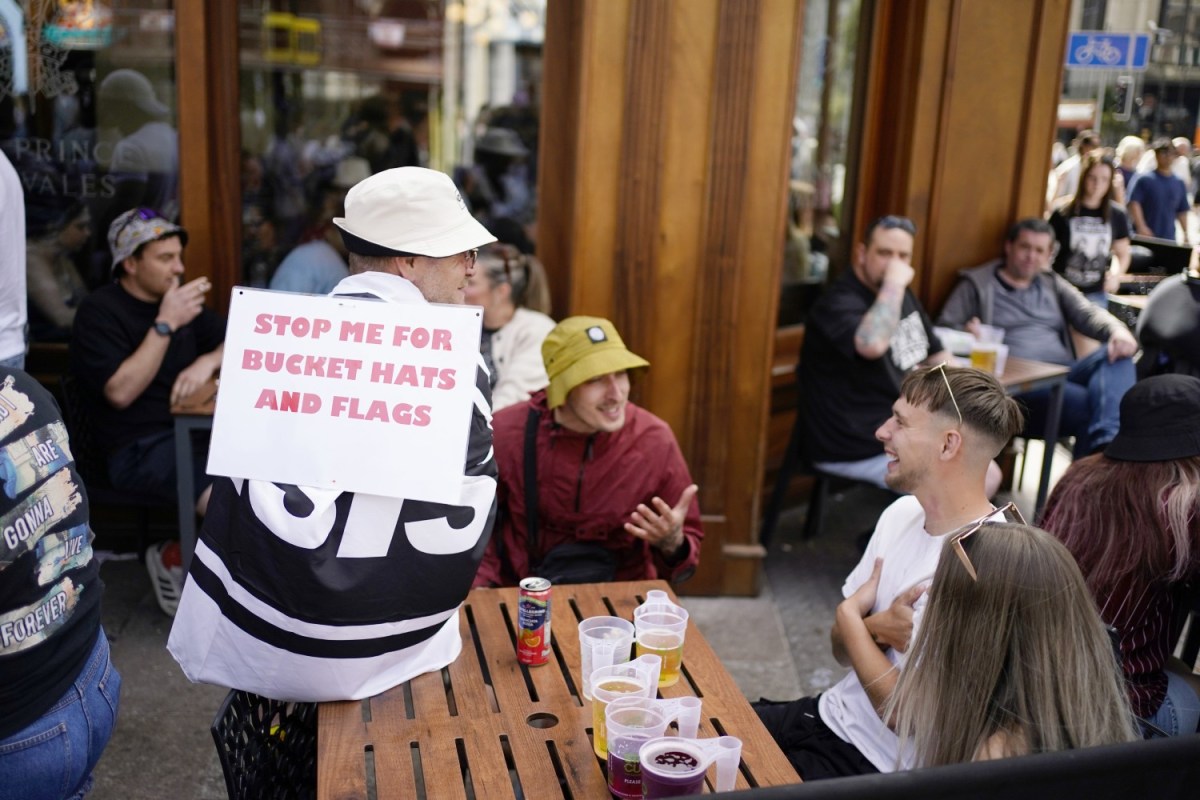 Cardiff Bars Just Learned How Much Oasis Fans Like Beer - InsideHook