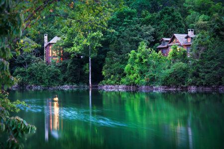 10 Idyllic Lakefront Hotels Across the United States - InsideHook