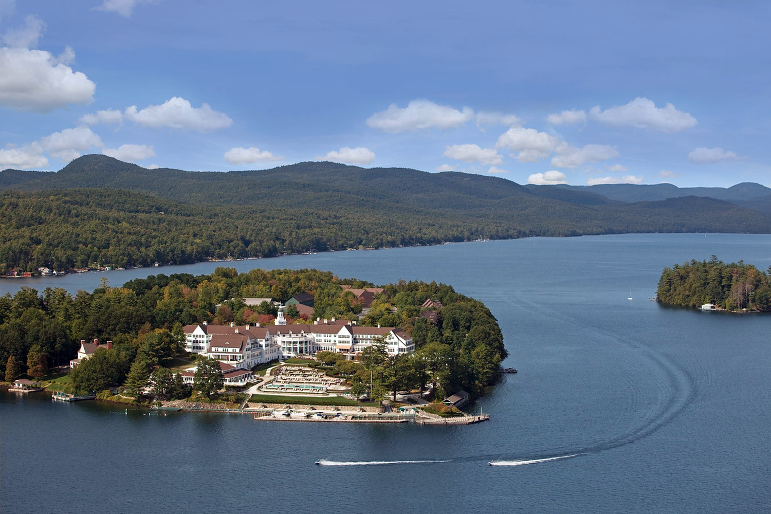 10 Idyllic Lakefront Hotels Across the United States - InsideHook