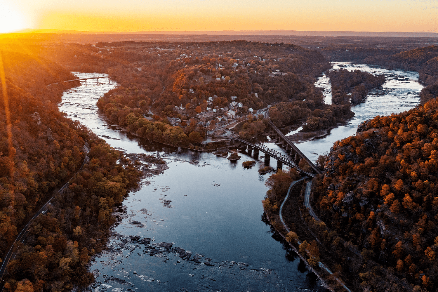 The 14 Best US Towns for Traveling Alone - InsideHook