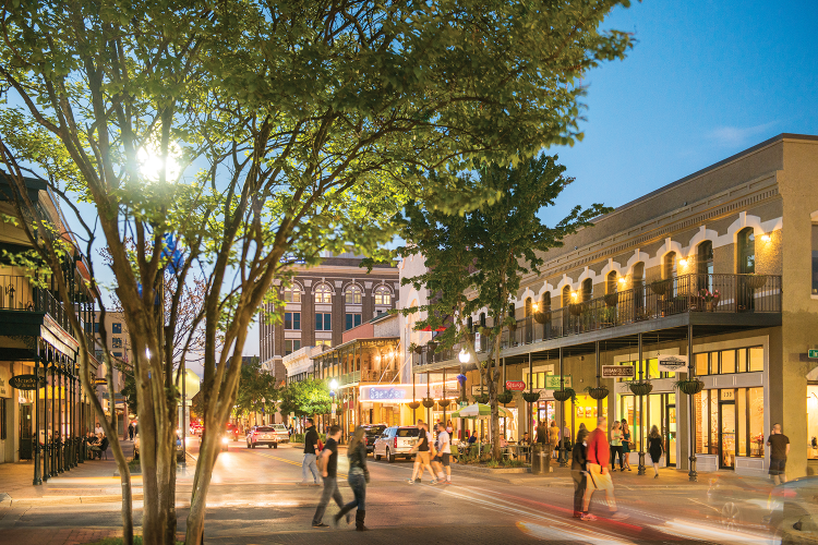 The 14 Best US Towns for Traveling Alone - InsideHook